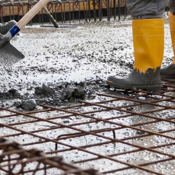 Markera ut ledningar och annat i marken genom utsättning